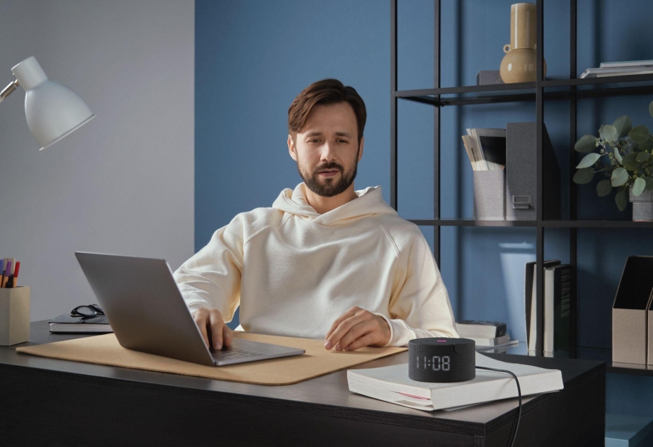 Yasmina: The Evolution of Voice Assistants in Our Digital World